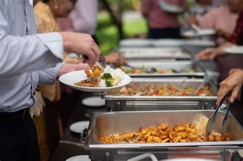 Fiesta De Comida De Catering De Comida Buffet En El Restaurante Mini Canapés Bocadillos Y