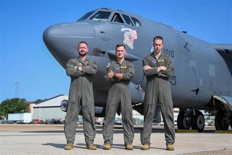 B 52 Crew Awarded For Averting In Flight Catastrophe