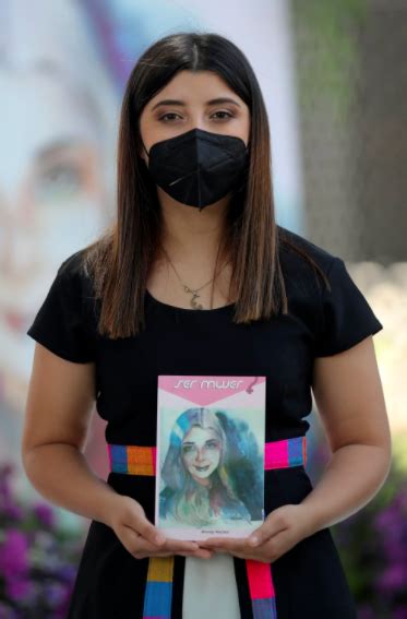 Una Joven Lenca Hondureña Destaca En Su A Mujeres Que Rompen Estereotipos