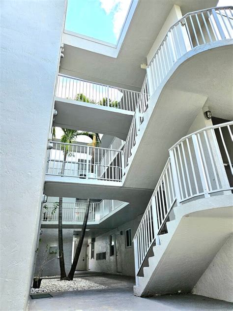 1840 S Glades Dr North Miami Beach Fl 33162 Loopnet