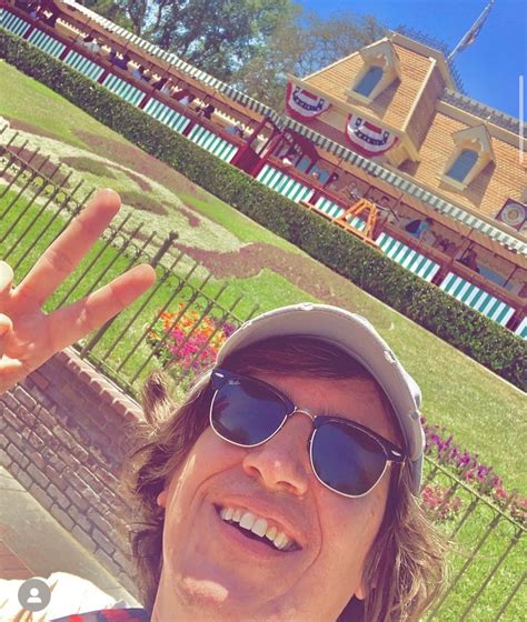 Meet Johnny Metro Theme Park Content Creator Shoutout Socal