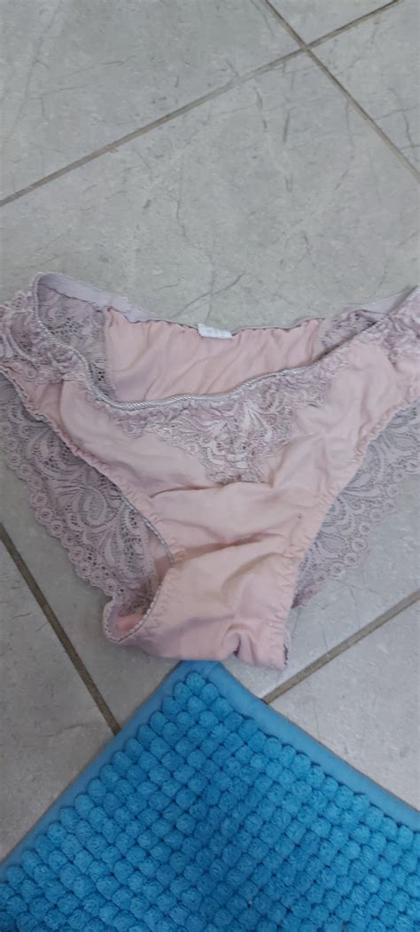 My Moms Panties🥵 Scrolller