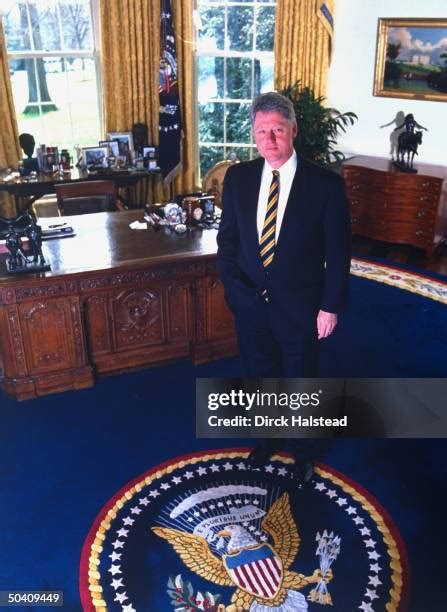 1728 Bill Clinton Oval Office Photos And High Res Pictures Getty Images