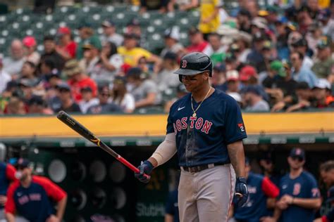 What Pros Wear Rafael Devers Victus Cb15 Maple Bat What Pros Wear