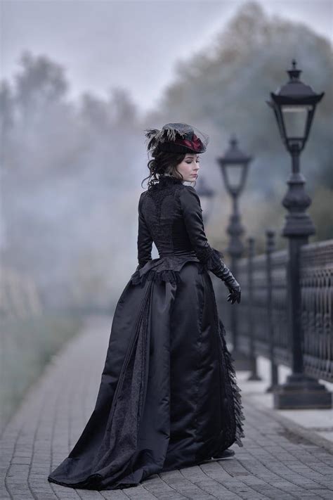 Beautiful Victorian Goth Fashion ~ Anna Aetel Victorian Fashion