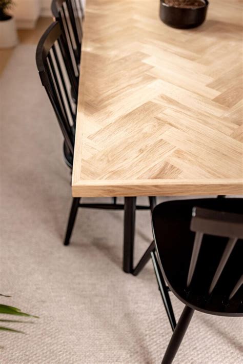 Karvik Fishbone Table With Round Legs Ready For Loft