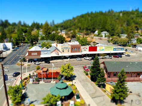 The Tiny Railroad Town I Call Home Rtiltshift