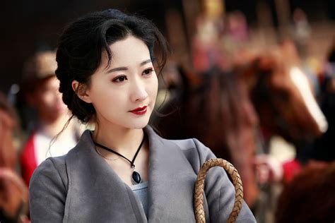 白瑶壁纸个人大山谷图库