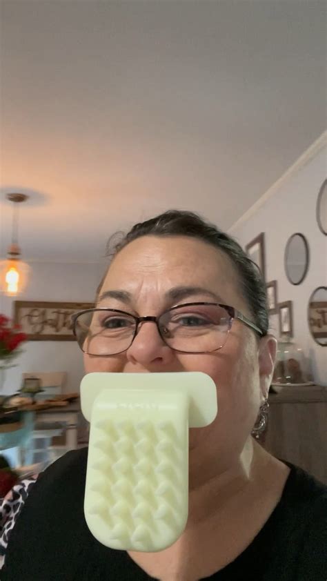 Another “t” From A “friend” To Try On Traci Tries 😂 Licki Brush