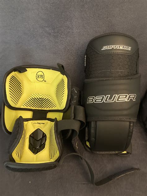 New Senior Bauer Supreme Goalie Knee Pads Sidelineswap