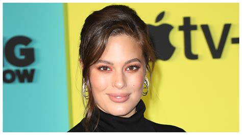 Pregnant Ashley Graham Poses Nude In Beautiful Photoshoot