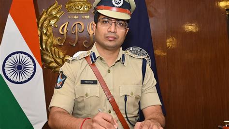 Vikrant Patil Takes Charge As Kurnool Sp The Hindu