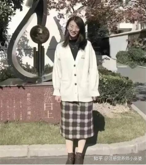 上海第二中学张越老师20张高清无码照曝光，一睹其过往工作的风采 知乎