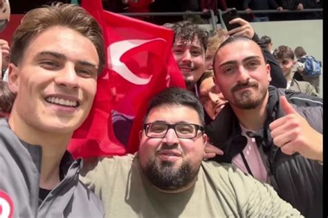 С фанатами 2025 Кенан Йылдыз Kenan Yildiz ВКонтакте