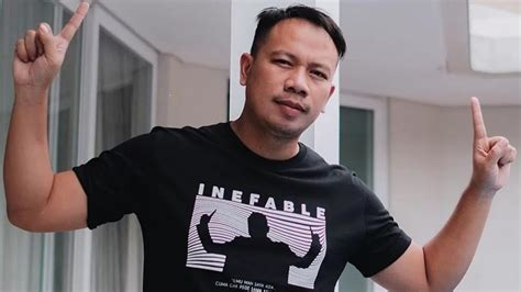 Sedang Viral Gegara Bernyanyi Di Tengah Debat Pilbup Pelamang 2024