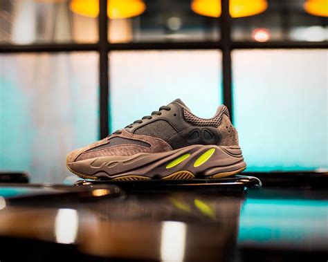 Por Qué Comprar Adidas Yeezy Tras La Caída De Kanye West Es Buena Idea