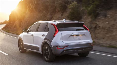 2023 Kia Niro Ev Wind Vs Wave Price And Features Comparison