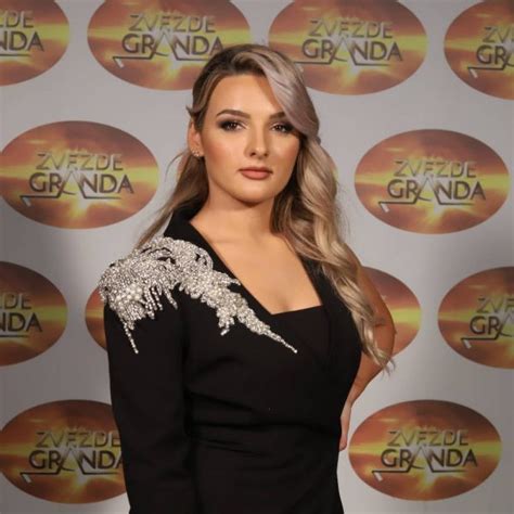 Miona Srećković Grand Online