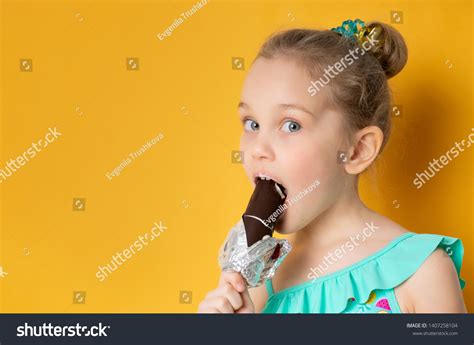 Teen Sucking Popsicle