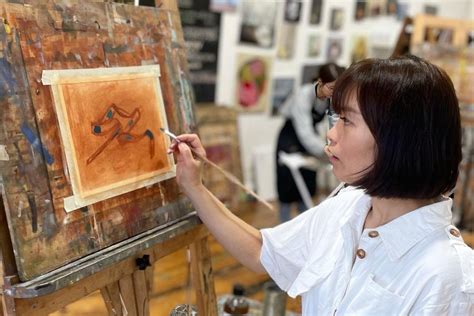 Professional Artist Candy Ng Mont Marte