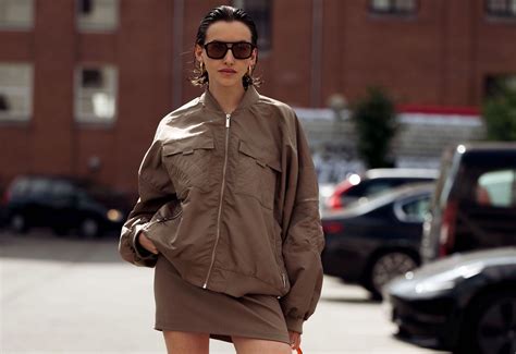 Flight Jacket Το πρώτο πανωφόρι του φθινοπώρου Vogue Gr