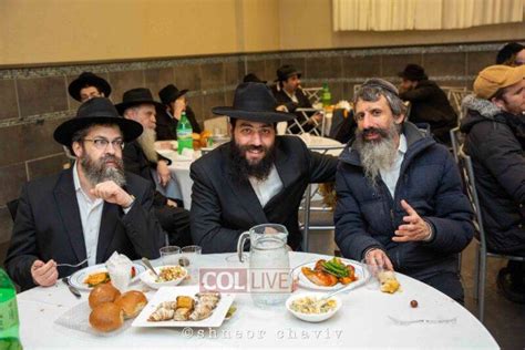 Community Joins Menachem Moskowitz To Celebrate His Recovery