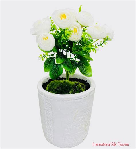 Los Angeles Wholesaler 11 Ranunculus Bud Bush B580 White