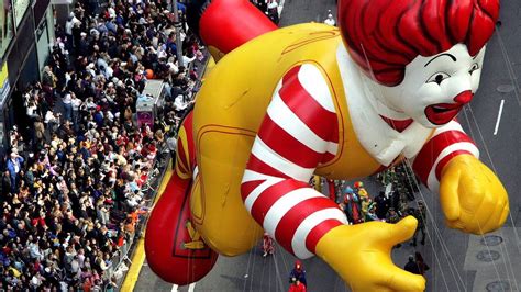 Creepy Clown Craze Mcdonalds Mascot To Limit Appearance Bbc News