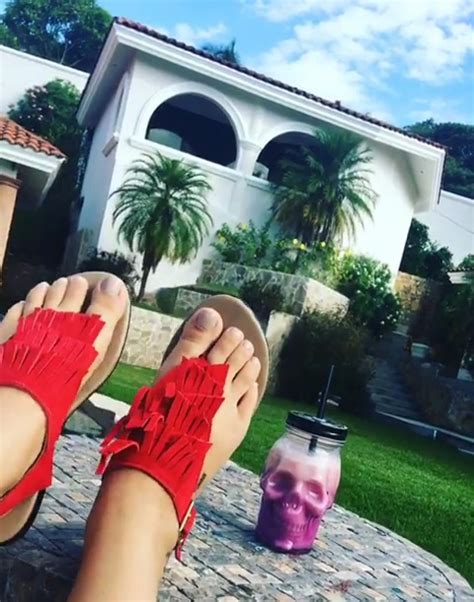 Larissa Riquelmes Feet