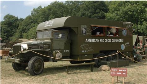A Replication Gmc 6x6 Clubmobile As Used During Wwii Wwii Vehicles
