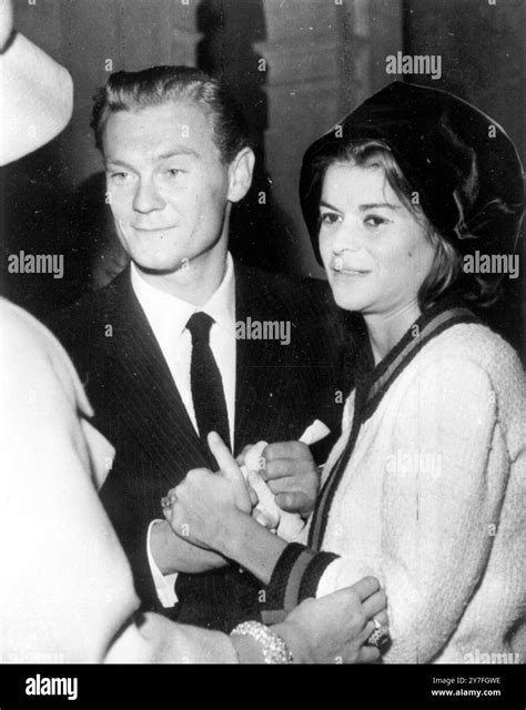 21st Earl Of Suffolk And Berkshire 25 Clasping Hands With His Wife Formerly 33 Year Old Simone
