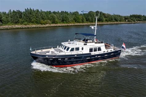 Listings Expedition Yacht Experts