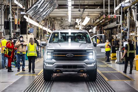 Assembly Line Ford