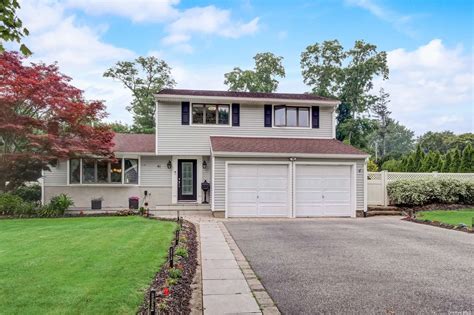 41 Donna Ln Commack Ny 11725 Mls L3489714 Coldwell Banker