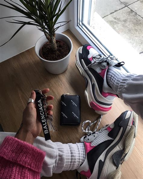 Balenciaga Triple S Wallpapers Wallpaper Cave