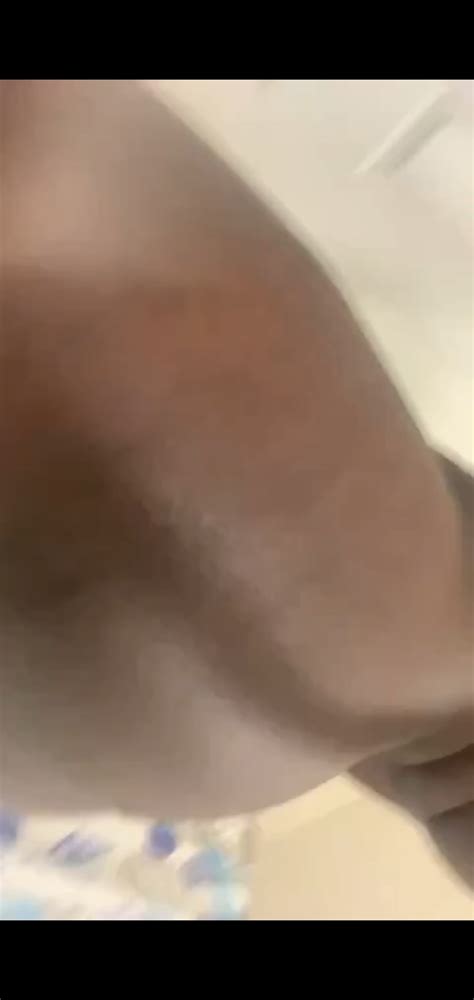 A Lil Twerk Before Shower