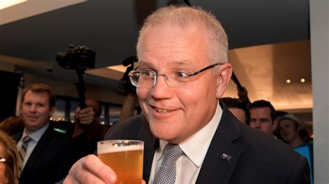 The Woman In That Viral Scomo Pub Pic Legit Was 110 Disinterested