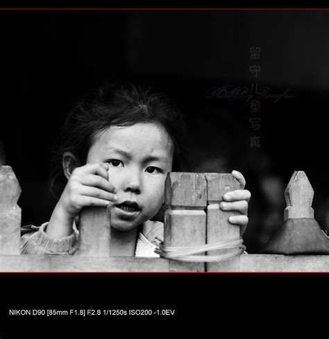 【守望——留守孩子无奈的眼神摄影图片】四川纪实摄影 上网辛苦了 太平洋电脑网摄影部落