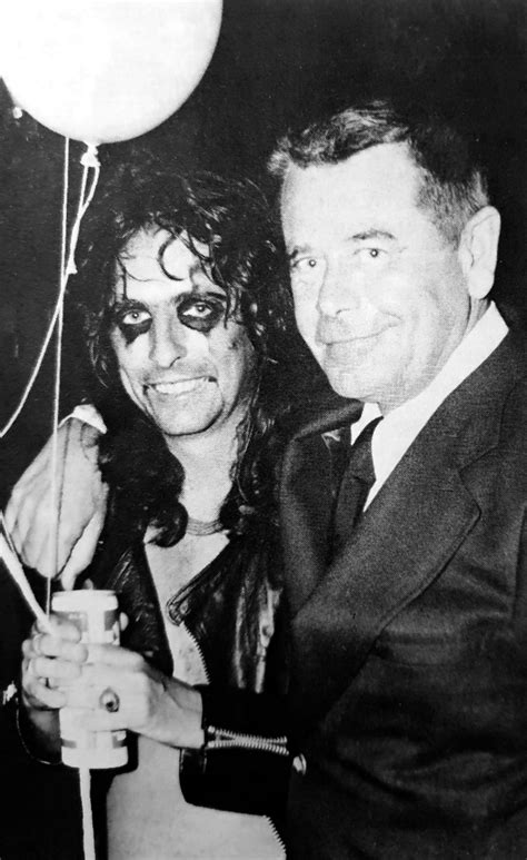 Alice Cooper Hanging Out With Jean Stapleton In August 1973 ~ Vintage