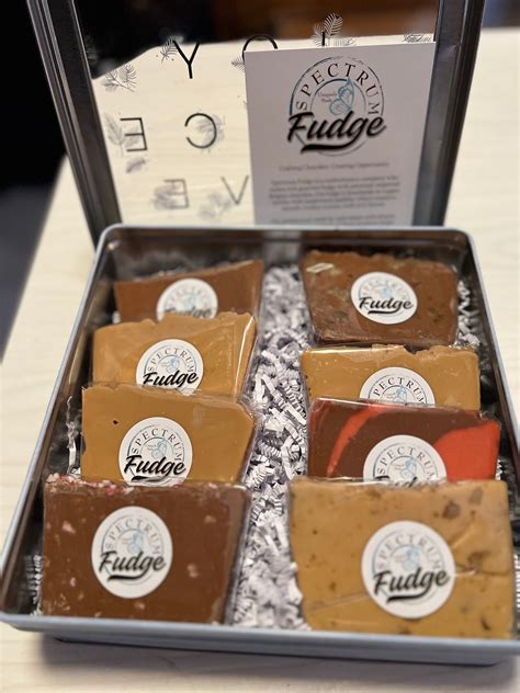 Fudge Sampler Box 2lb T Set