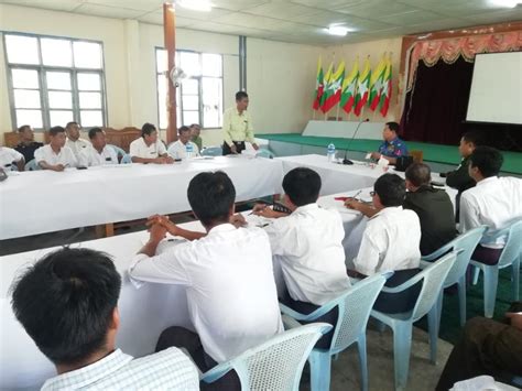 မာန်အောင်မြို့နယ်ပြန်လည်ထူထောင်ရေးလုပ်ငန်းဆောင်ရွက်ရန်ရောက်ရှိနေသောဗိုလ