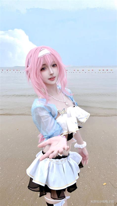爱莉希雅泳装cos 崩坏3社区 米游社