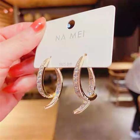 Jual Anting Giwang Model Silang Dengan Kristal Dan Berlian Imitasi