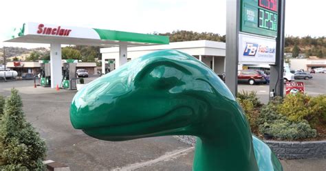 Sinclair Dinosaur Gas Station Steps Into Former Shell Location