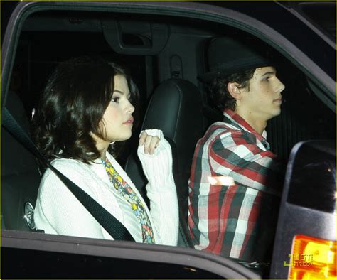 Selena Gomez Kissing Nick Jonas On The Lips