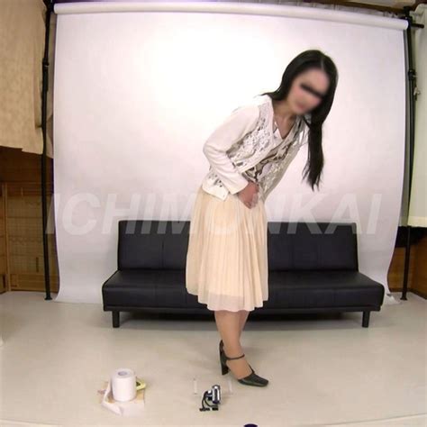 Ojhi 119 01 Desperate Women Of Documentary To Put Up With Pee Ojhi