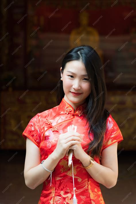Traditional Female Chinese Clothing
