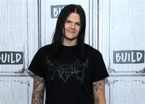Wer Ist Travis Bacon Wiki Alter Größe Vermögen Freundin Dating