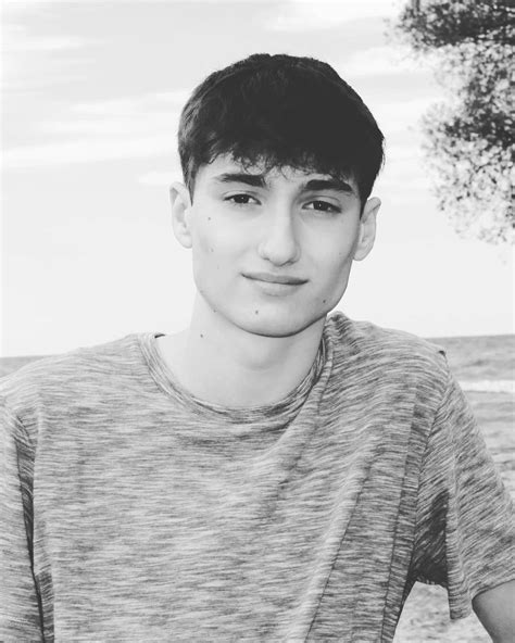 Susan Ashline Whos Got The Most Handsome High School Senior 🙋‍♀️ This Mom Instagram