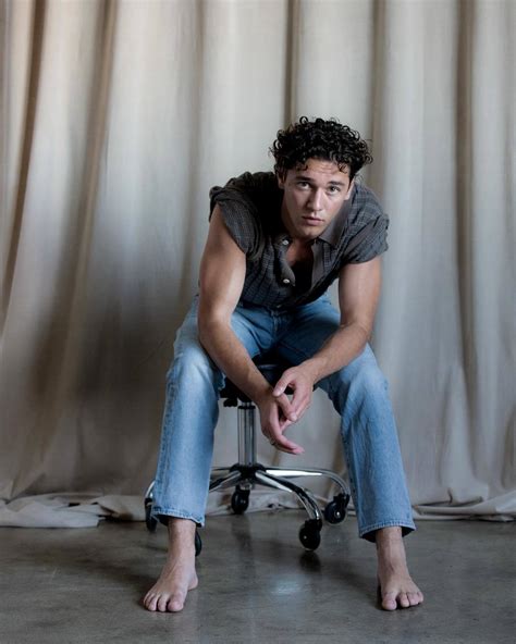 Belmont Camelis Feet